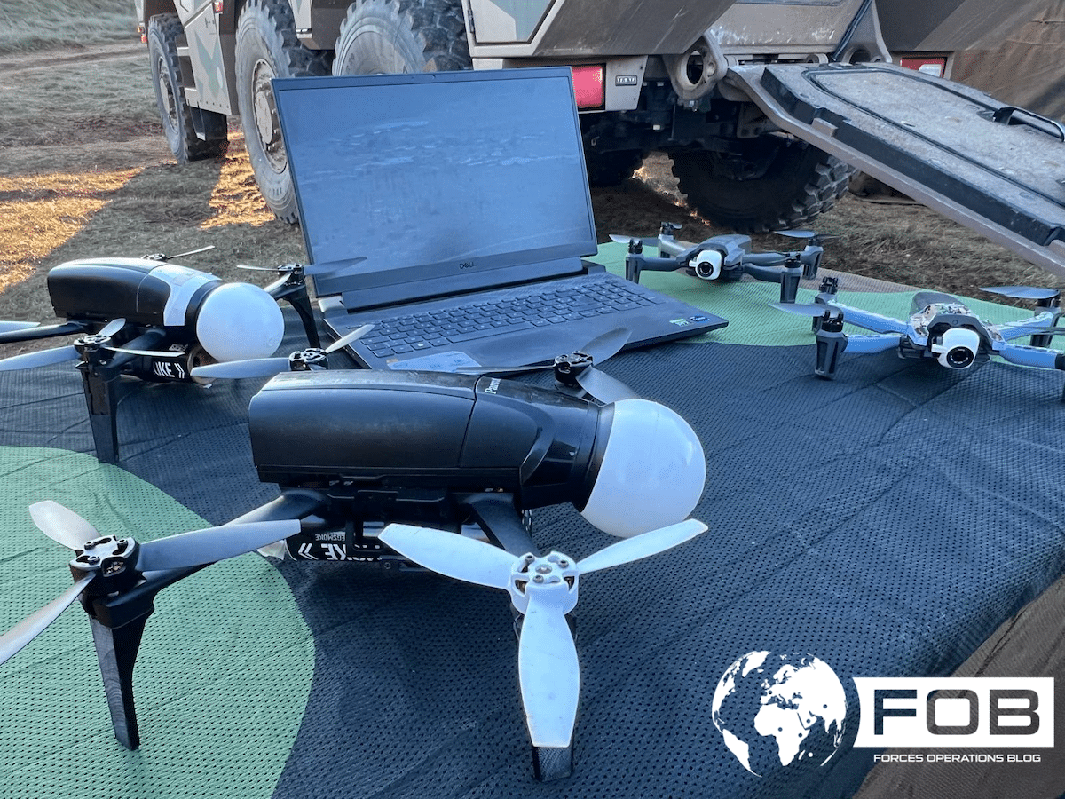 Les essaims de drones décollent dans l'armée de Terre - FOB - Forces ...